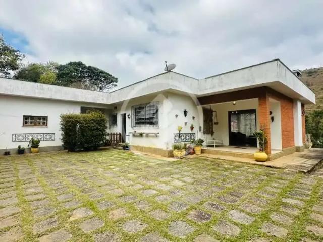 Casa / Sobrado para Venda em Teresópolis/RJ Albuquerque 4 Quartos