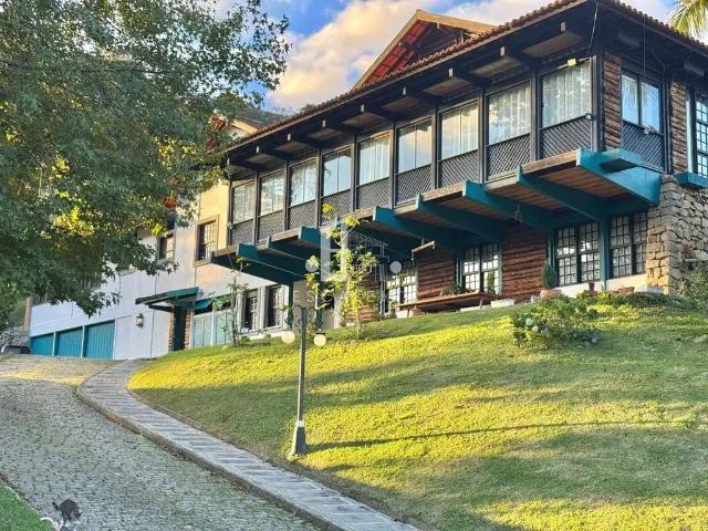 Casa / Sobrado para Venda em Teresópolis/RJ Albuquerque 7 Quartos