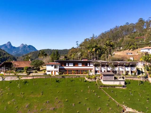 Casa / Sobrado para Venda em Teresópolis/RJ Albuquerque 8 Quartos