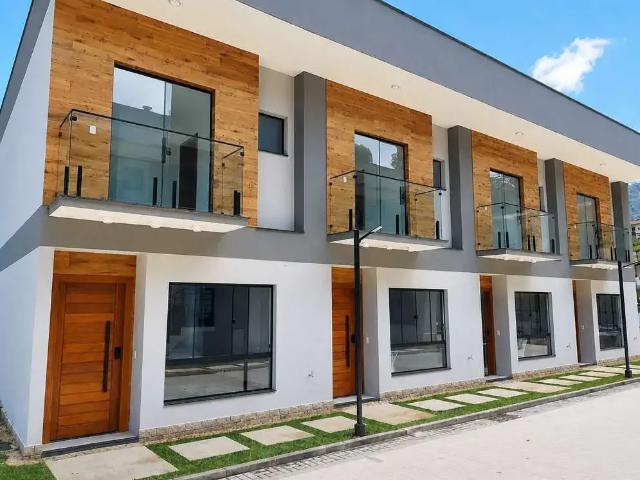 Casa / Sobrado para Venda em Teresópolis/RJ Alto 3 Quartos