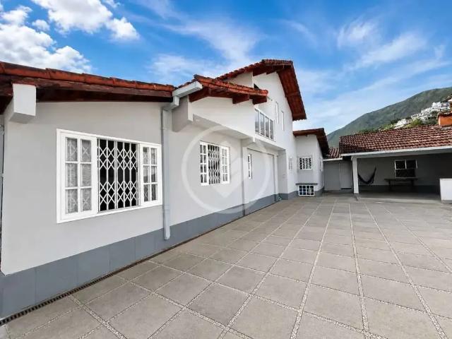 Casa / Sobrado para Venda em Teresópolis/RJ Alto 4 Quartos
