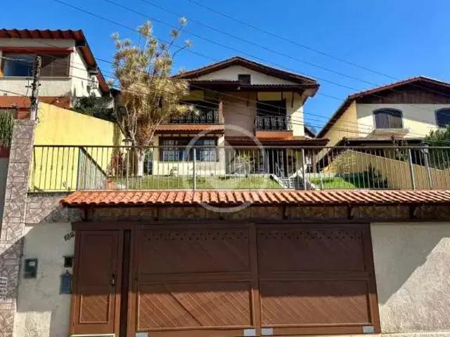 Casa / Sobrado para Venda em Teresópolis/RJ Alto 4 Quartos