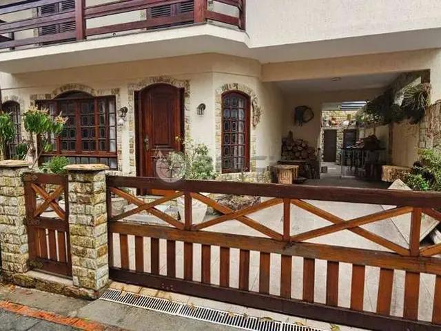 Casa / Sobrado para Venda em Teresópolis/RJ Alto 5 Quartos