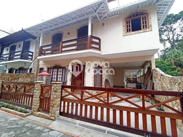 Casa / Sobrado para Venda em Teresópolis/RJ Alto 5 Quartos