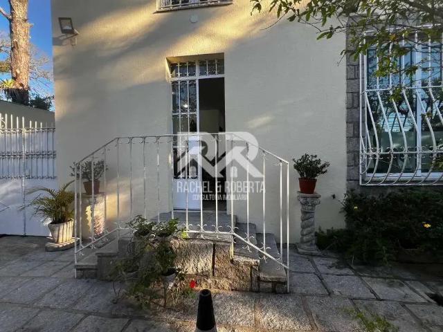 Casa / Sobrado para Venda em Teresópolis/RJ Alto 6 Quartos