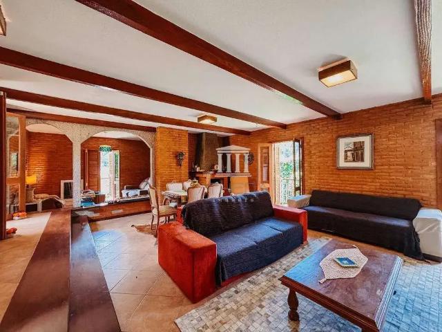 Casa / Sobrado para Venda em Teresópolis/RJ Araras 4 Quartos