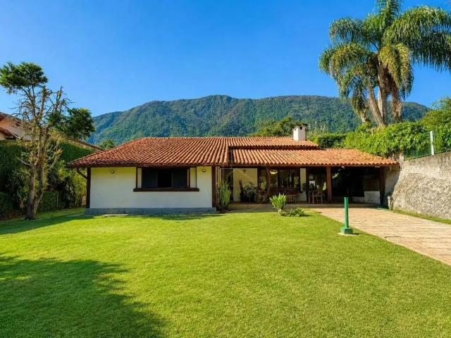 Casa / Sobrado para Venda em Teresópolis/RJ Araras 4 Quartos