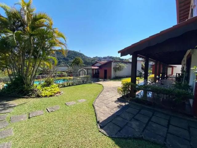 Casa / Sobrado para Venda em Teresópolis/RJ Araras 5 Quartos