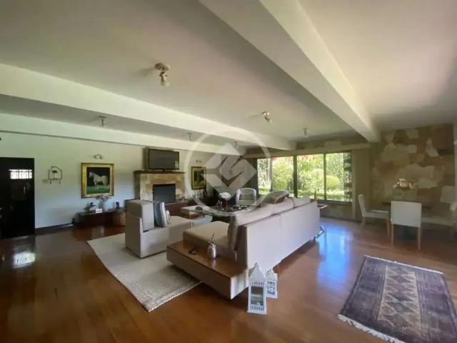 Casa / Sobrado para Venda em Teresópolis/RJ Araras 5 Quartos