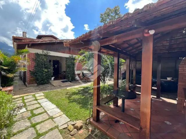 Casa / Sobrado para Venda em Teresópolis/RJ Araras 5 Quartos