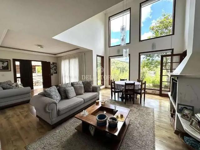Casa / Sobrado para Venda em Teresópolis/RJ Cascata do Imbuí 4 Quartos