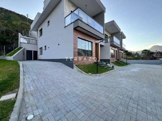 Casa / Sobrado para Venda em Teresópolis/RJ Golfe 3 Quartos