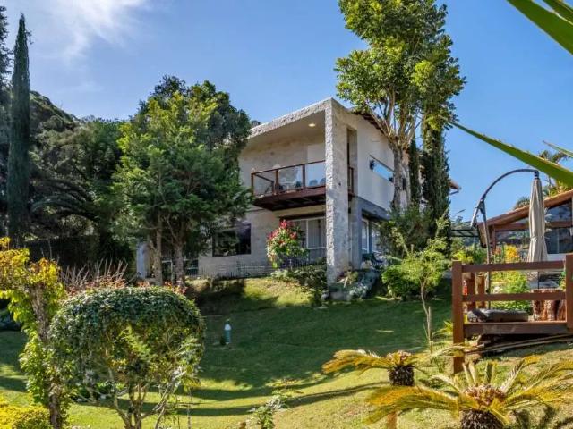 Casa / Sobrado para Venda em Teresópolis/RJ Golfe 3 Quartos
