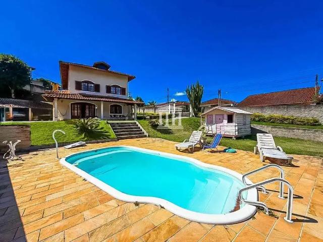 Casa / Sobrado para Venda em Teresópolis/RJ Golfe 4 Quartos