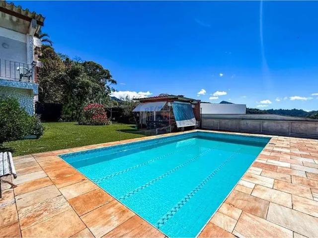 Casa / Sobrado para Venda em Teresópolis/RJ Golfe 4 Quartos