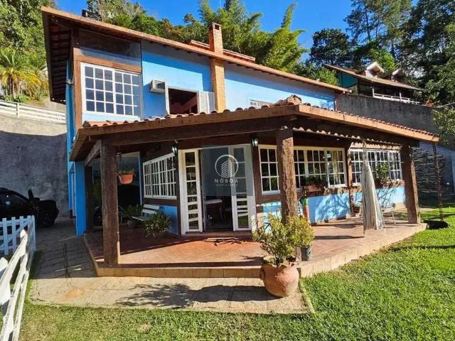 Casa / Sobrado para Venda em Teresópolis/RJ Golfe 5 Quartos