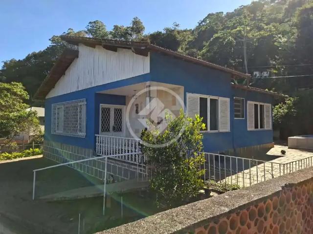 Casa / Sobrado para Venda em Teresópolis/RJ Granja Florestal 4 Quartos