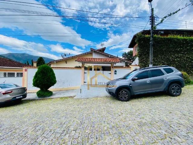 Casa / Sobrado para Venda em Teresópolis/RJ Iucas 4 Quartos