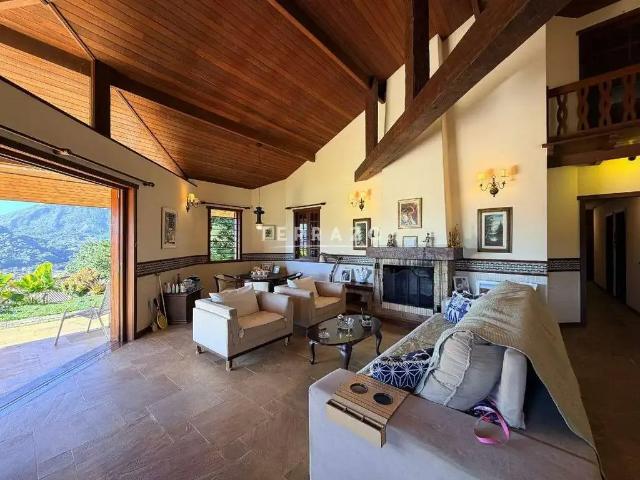 Casa / Sobrado para Venda em Teresópolis/RJ Iucas 5 Quartos