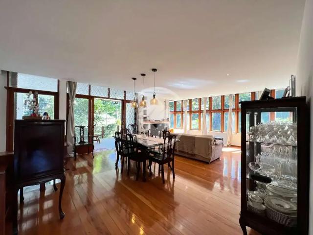 Casa / Sobrado para Venda em Teresópolis/RJ Iucas 5 Quartos