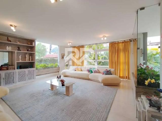 Casa / Sobrado para Venda em Teresópolis/RJ Jardim Cascata 4 Quartos