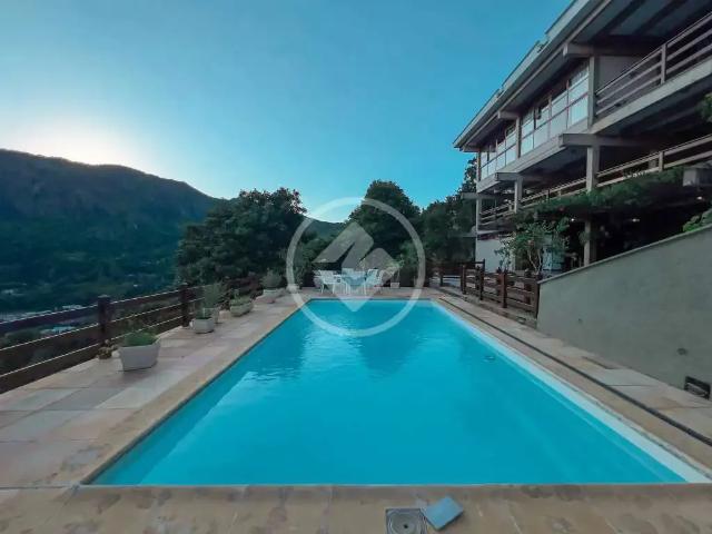 Casa / Sobrado para Venda em Teresópolis/RJ Parque do Imbui 6 Quartos