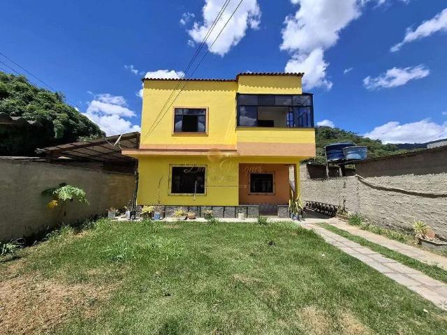 Casa / Sobrado para Venda em Teresópolis/RJ Pessegueiros 4 Quartos