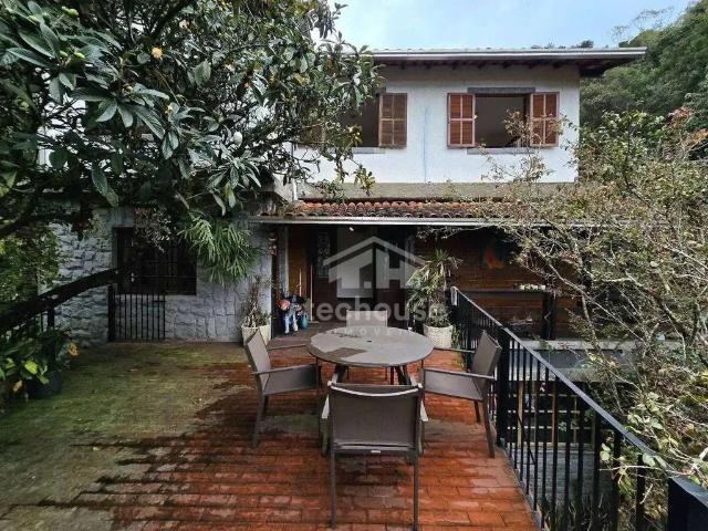 Casa / Sobrado para Venda em Teresópolis/RJ Pimenteiras 4 Quartos
