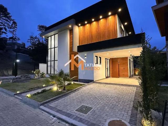 Casa / Sobrado para Venda em Teresópolis/RJ Posse 4 Quartos