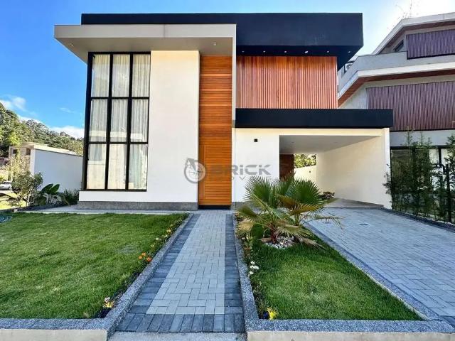 Casa / Sobrado para Venda em Teresópolis/RJ Posse 4 Quartos