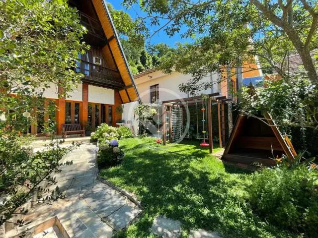 Casa / Sobrado para Venda em Teresópolis/RJ Posse 5 Quartos