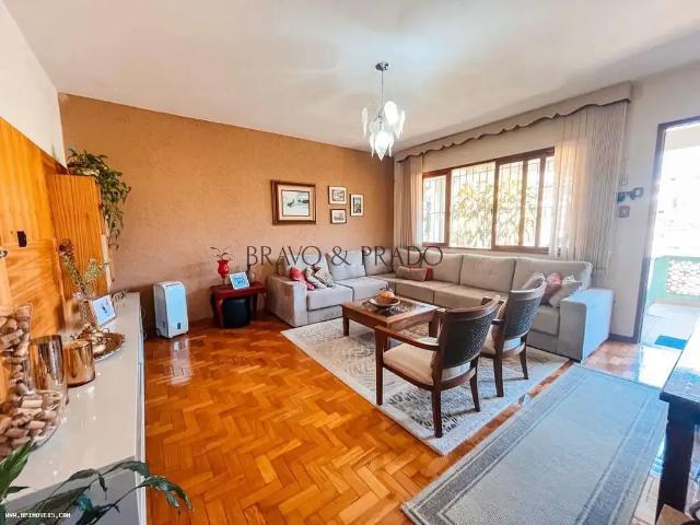 Casa / Sobrado para Venda em Teresópolis/RJ São Pedro 3 Quartos