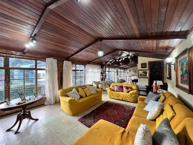 Casa / Sobrado para Venda em Teresópolis/RJ Santa Cecília 7 Quartos
