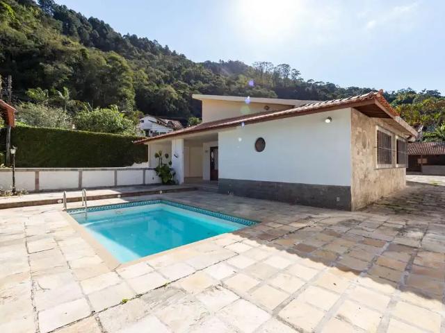 Casa / Sobrado para Venda em Teresópolis/RJ Taumaturgo 3 Quartos