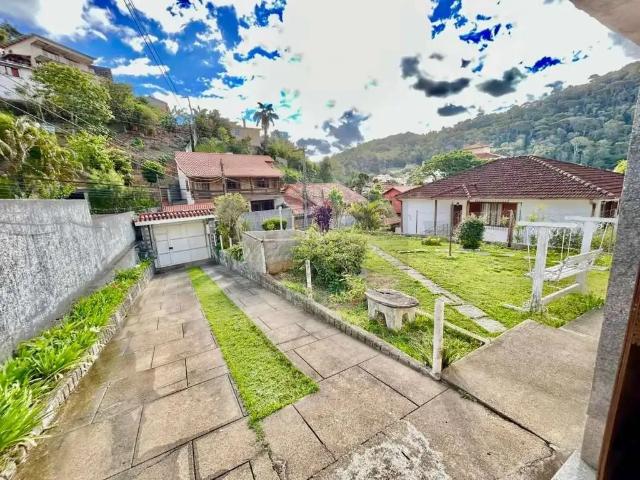 Casa / Sobrado para Venda em Teresópolis/RJ Vale do Paraíso 5 Quartos