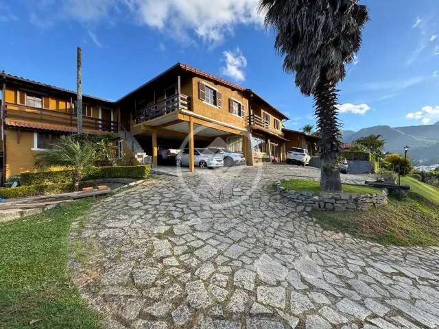 Casa / Sobrado para Venda em Teresópolis/RJ Várzea 4 Quartos