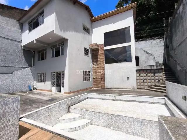 Casa / Sobrado para Venda em Teresópolis/RJ Várzea 4 Quartos