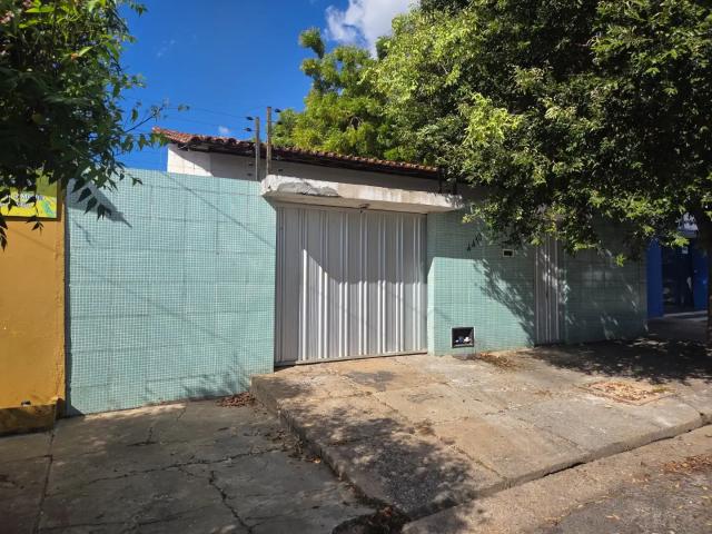 Casa / Sobrado para Venda em Teresina/PI Memorare 4 Quartos