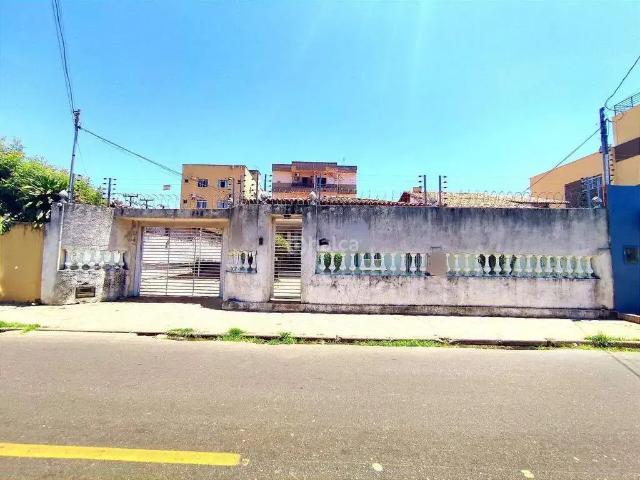 Casa / Sobrado para Venda em Teresina/PI Cabral 4 Quartos
