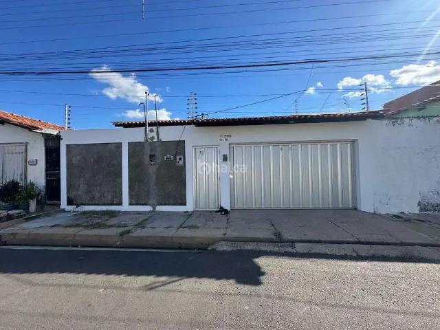 Casa / Sobrado para Venda em Teresina/PI Dirceu 3 Quartos