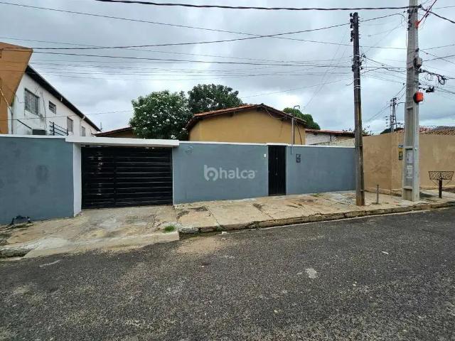 Casa / Sobrado para Venda em Teresina/PI Fátima 4 Quartos