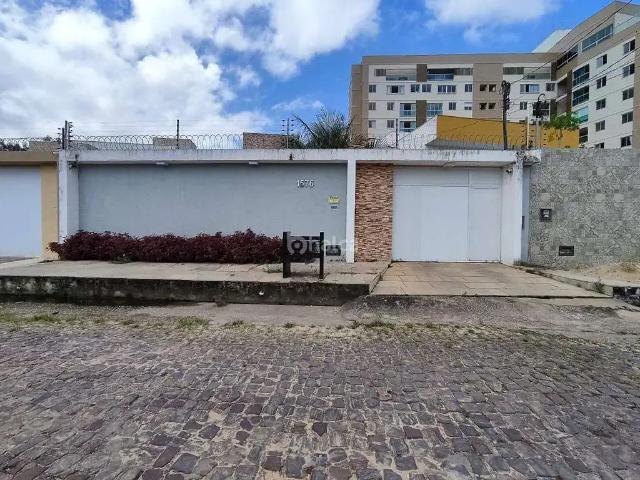 Casa / Sobrado para Venda em Teresina/PI Ininga 4 Quartos