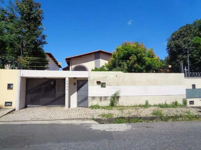 Casa / Sobrado para Venda em Teresina/PI Ininga 4 Quartos