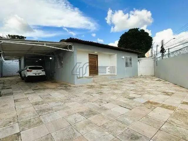 Casa / Sobrado para Venda em Teresina/PI Jóquei 4 Quartos
