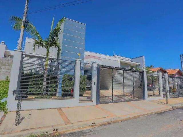Casa / Sobrado para Venda em Tietê/SP Centro 3 Quartos