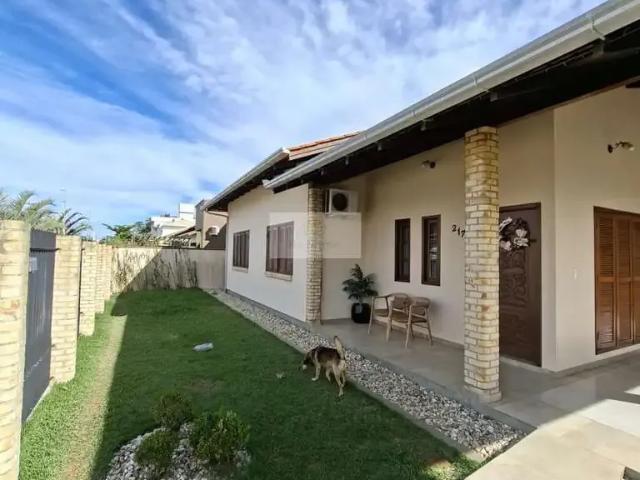 Casa / Sobrado para Venda em Tijucas/SC Centro 3 Quartos