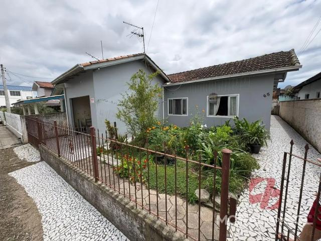 Casa / Sobrado para Venda em Tijucas/SC Praça 2 Quartos