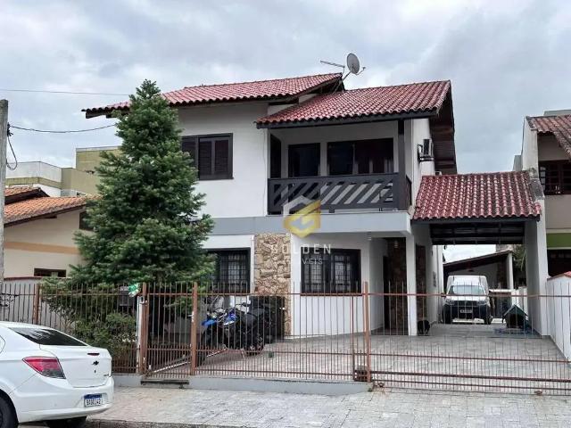 Casa / Sobrado para Venda em Tijucas/SC Universitário 4 Quartos
