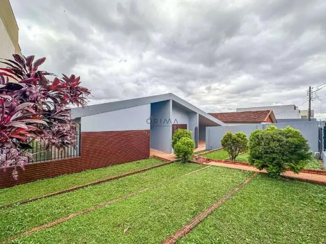 Casa / Sobrado para Venda em Toledo/PR Centro 3 Quartos