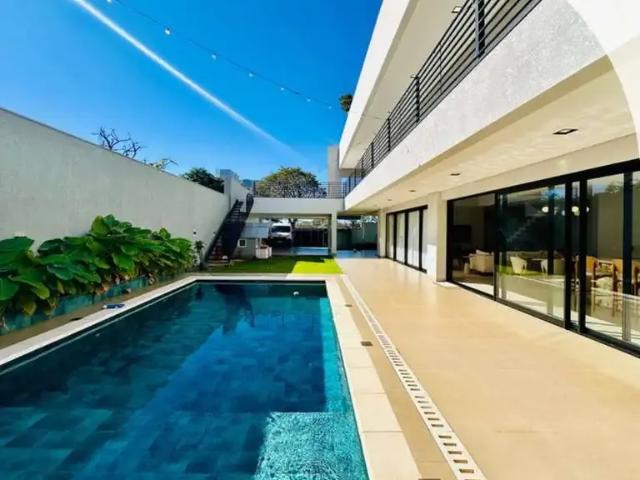 Casa / Sobrado para Venda em Toledo/PR Centro 4 Quartos